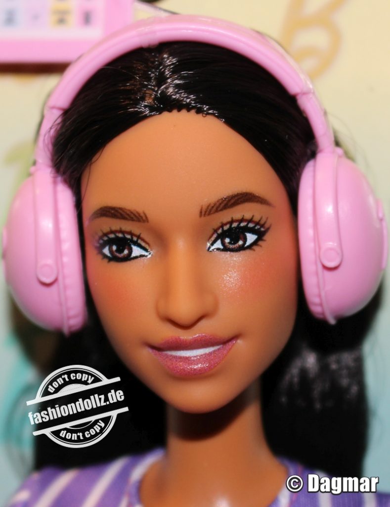 Fashiondollz - the big Barbie (face)book, Magazine & Identification